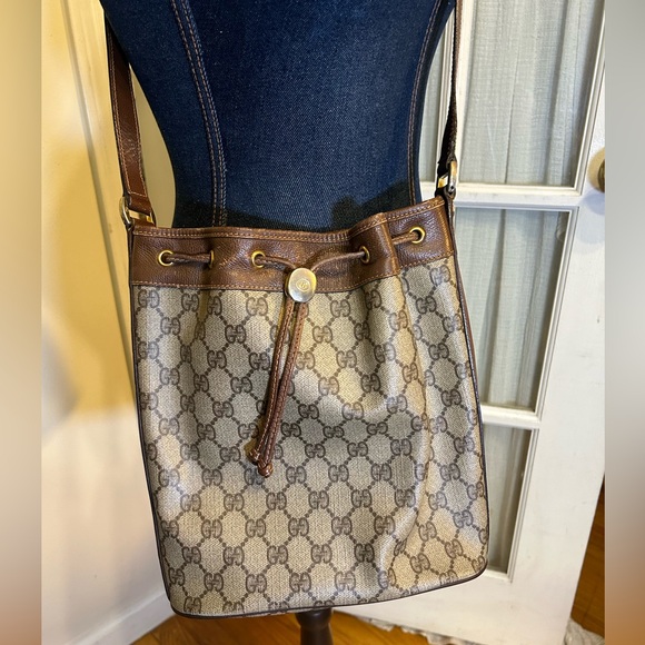 Gucci | Bags | Gucci Bucket Crossbody Bag Vintage Gg Monogram ...